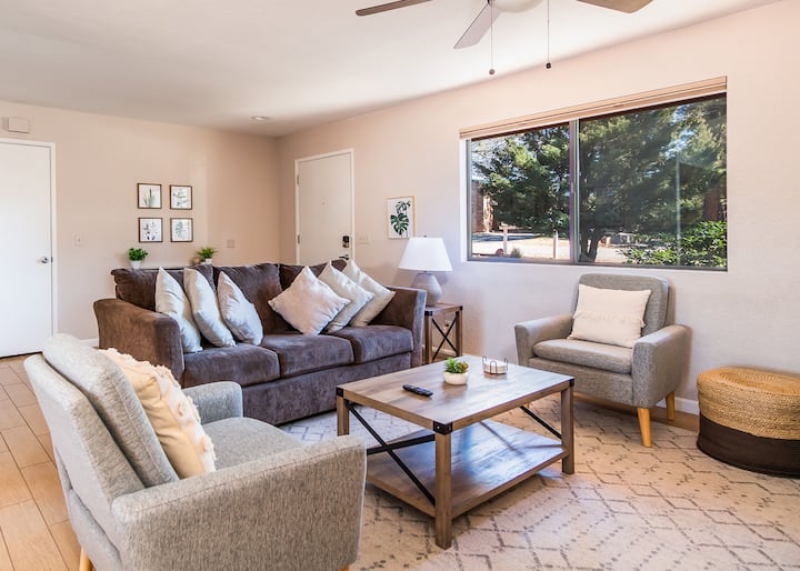 Oasis Retreat Home With Spacious Yard & Hot Tub - Sedona, AZ