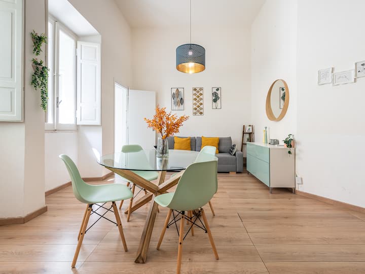 Central Apartment With Patio And Fast Wifi - Cagliari