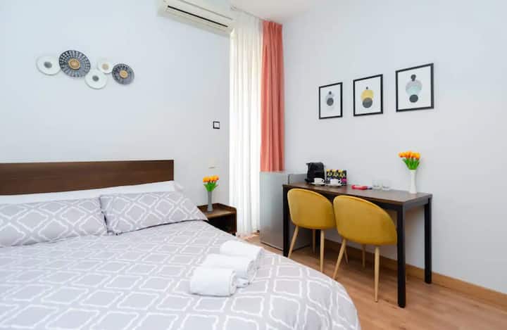 Habitación Privada En Pleno Centro De Madrid 1-1-2 - Madrid
