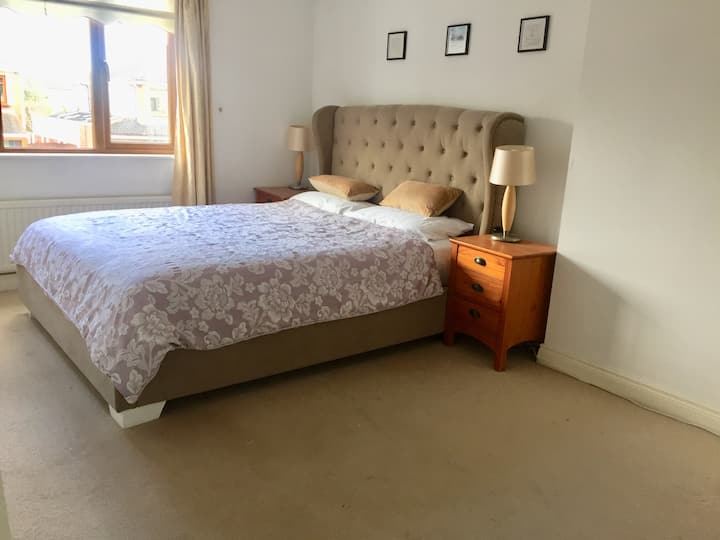 Cheerful 4 Bedroom Residential Home In Quiet Area. - Leixlip