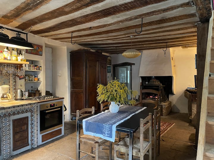 Maison Atypique Et Traditionnelle - Baume-les-Messieurs