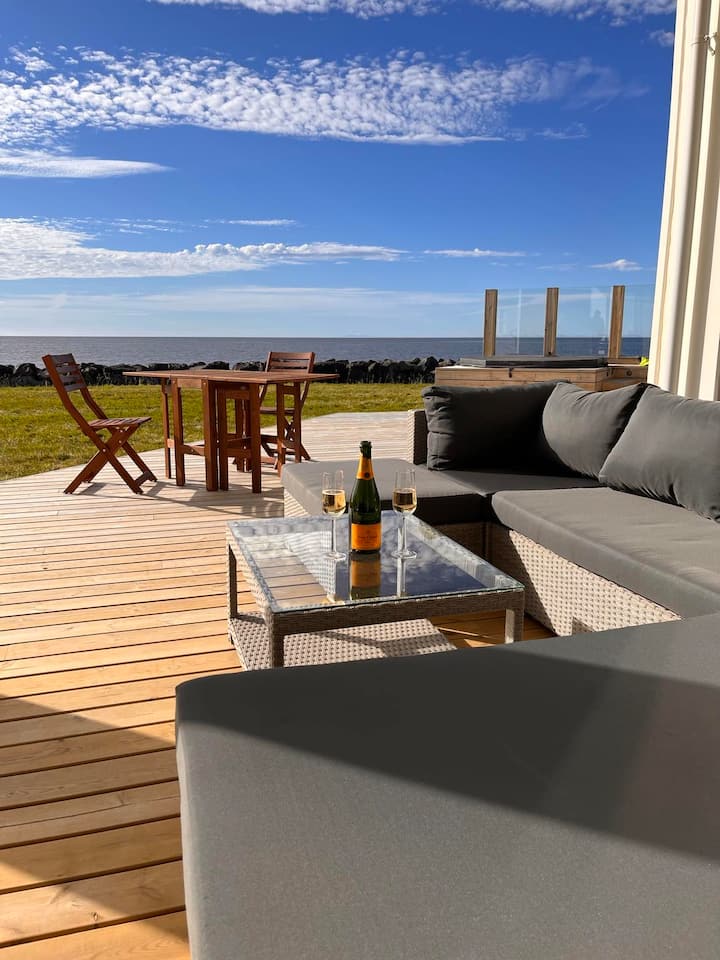 Oceanfront Luxury Villa With A Private Hot Tub - Greenland