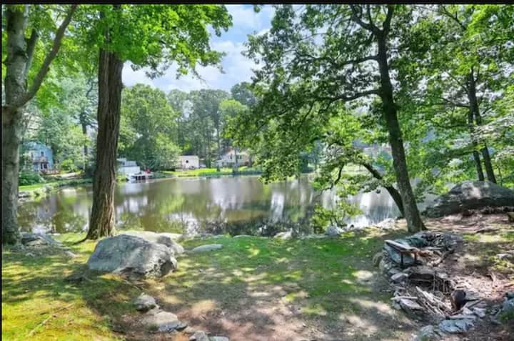 Lakeside Single Private Bedroom - Connecticut