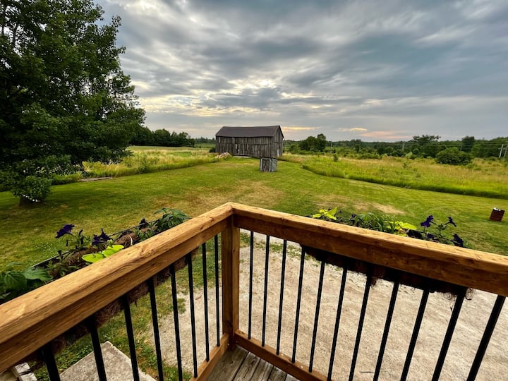 Bedrock Loft - Private 2 Bedroom Suite - Owen Sound