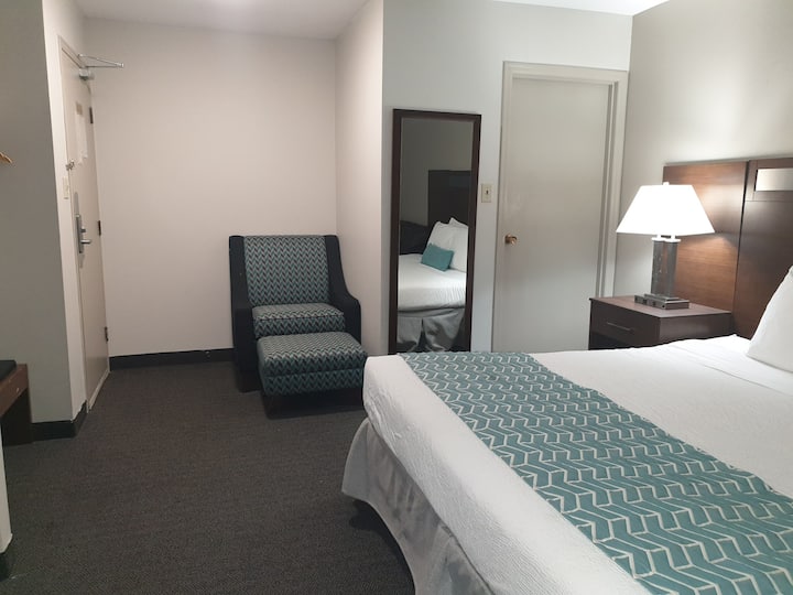 King Suite- Perfect Gateway - Quesnel