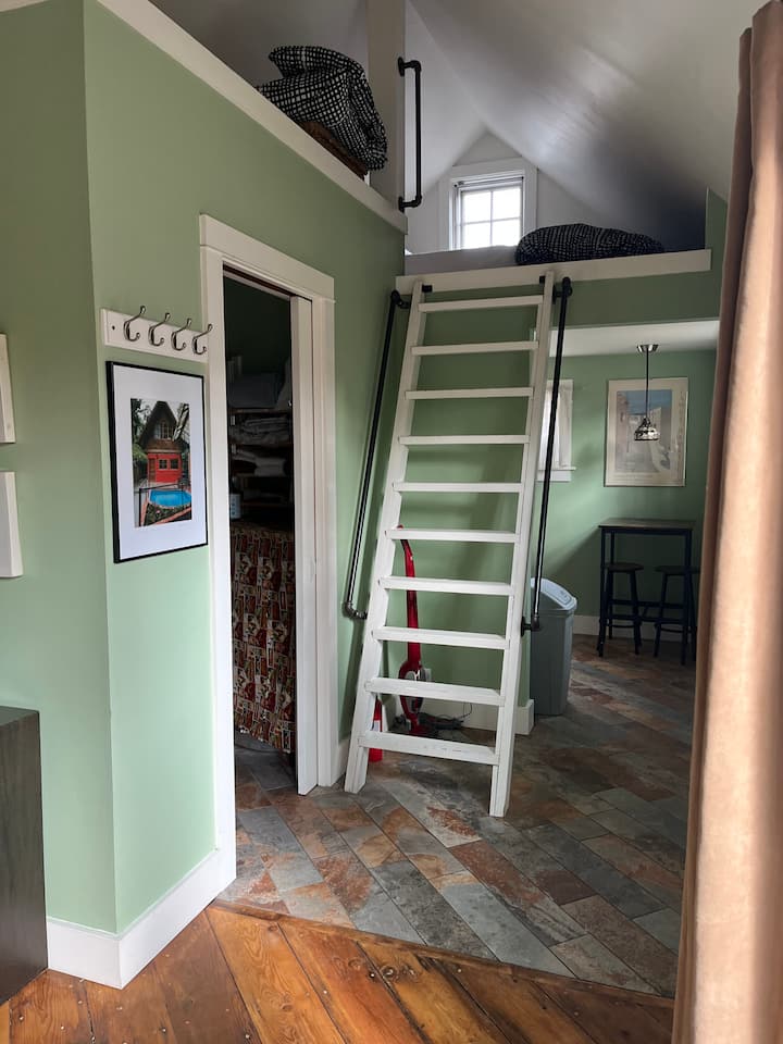 The Bungalito - Westside Loft/private/30+days - Bend, OR