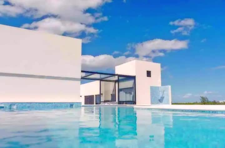 1 Block F The Sea, Supermkt N Restaurants - Puerto Morelos