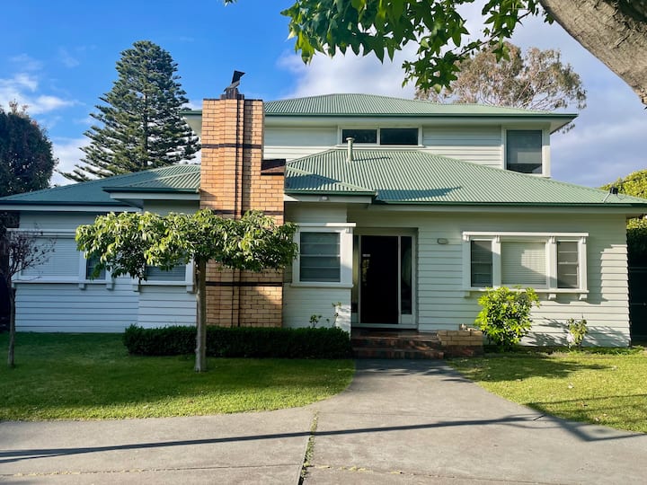 Bayside Family Home - Mordialloc