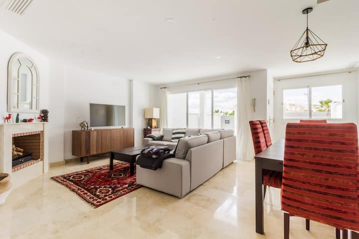 Lovely Residential Home In Bahia De Las Rocas - Sotogrande