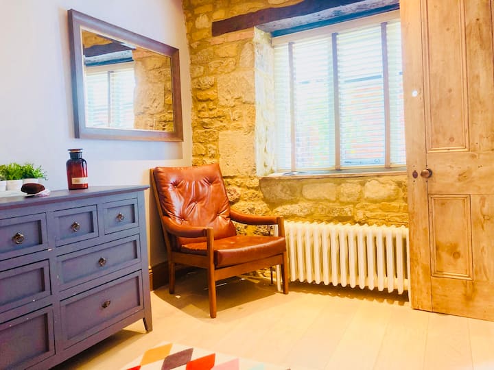 Central Character/contemporary Apartment - Rutland
