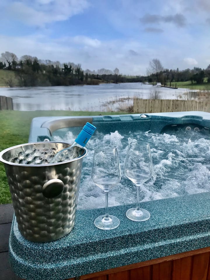 Cavan Holiday Rentals & Homes - County Cavan, Ireland | Airbnb