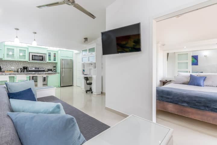 Newly Renovated Condo One Block From Beach - Jaco