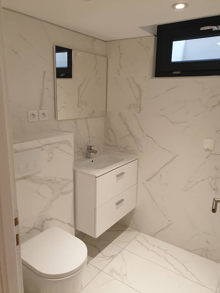 Logement Cosi  Avec Wifi/ Tv/parking/cuisine/ - Massieux