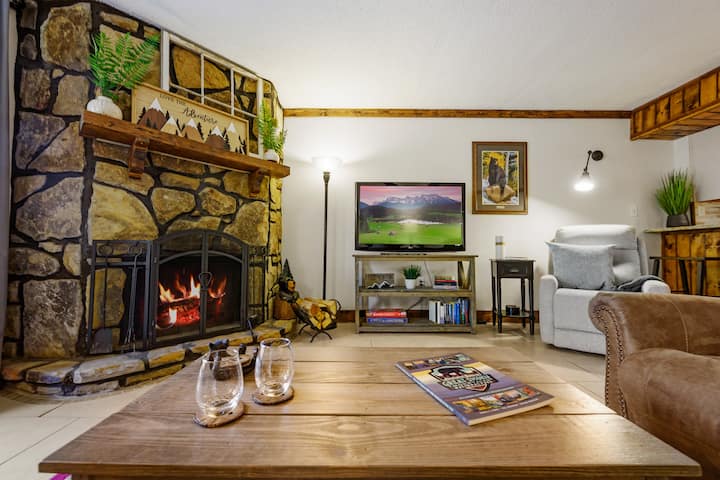 Cozy, 1bd Condo, Creek, Pool, Fp, In Gs Mtns - Gatlinburg, TN