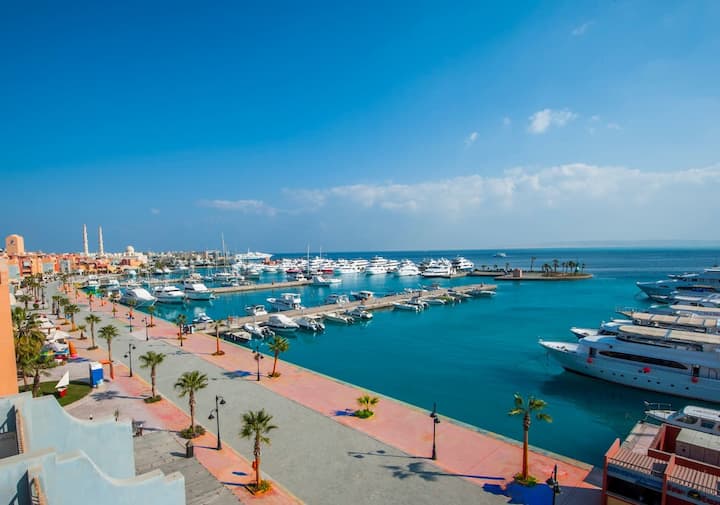 Beautiful 3 Bedroom Apartment With Direct Sea View - Hurghada