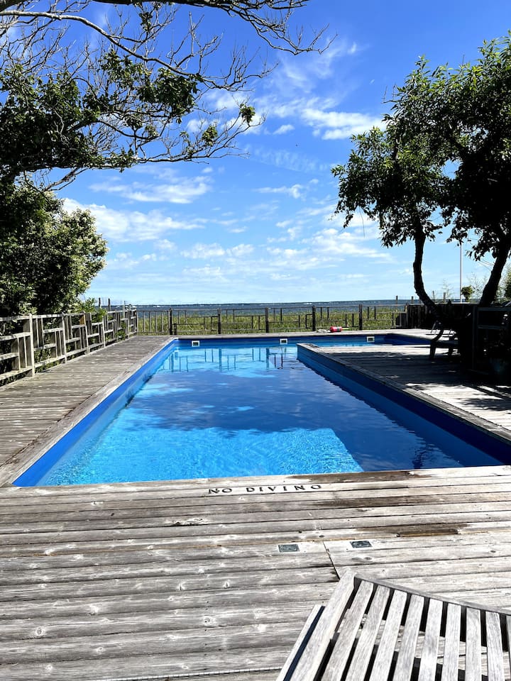 3 Bedroom Bungalow With Pool. Close To Town - Fire Island, NY