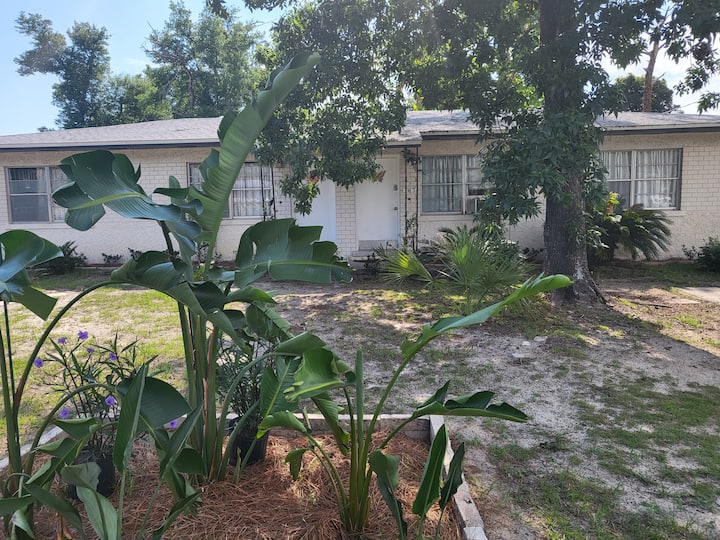 2 Bedrms $99 A Day! W/big Yard 10 Mins To Pcb - Panama City, FL