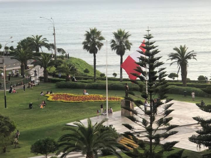 Miraflores, Lima Ocean View -Malecon De La Marina - Peru