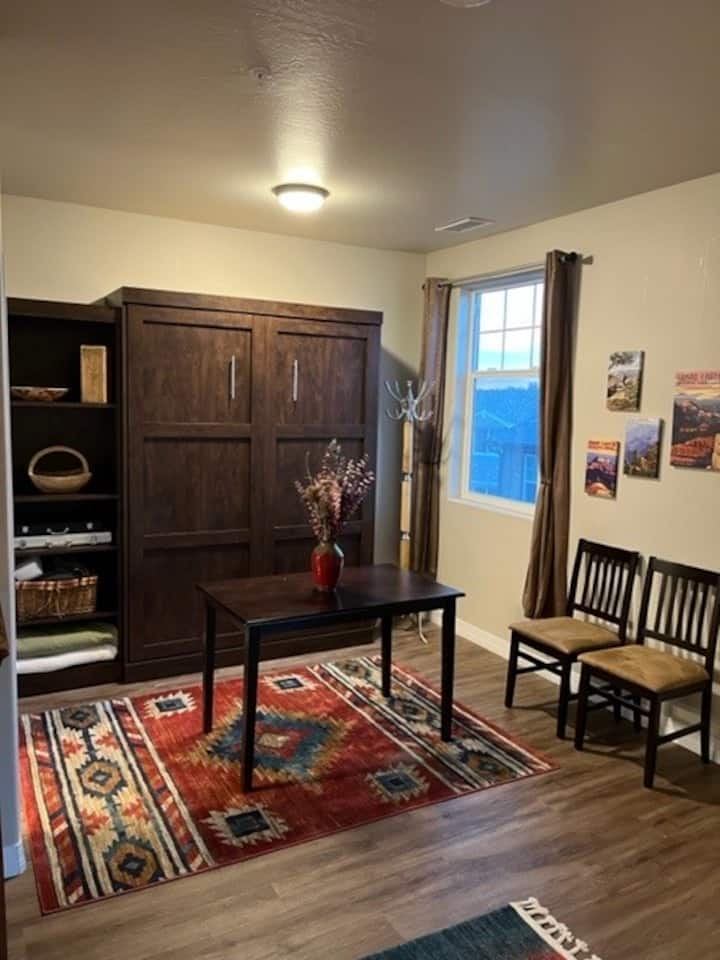 Very Cool Retreat In The Mountains - Flagstaff