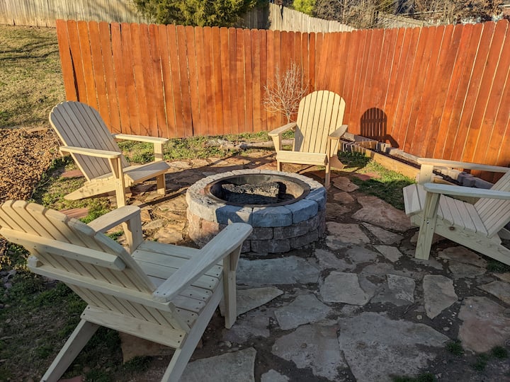 Modern 3 Br 2 Ba Near I-40 & Food In N. Jackson - Jackson, TN