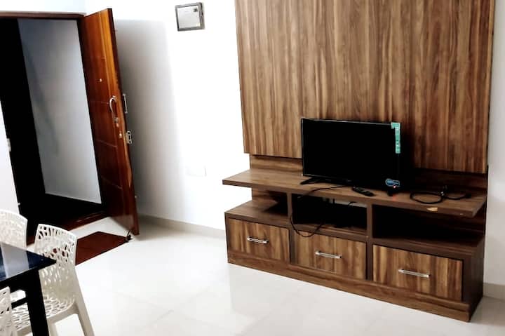 Cozy 2bhk Apartment With Wifi & Parking @ Rt Nagar - Bangalore