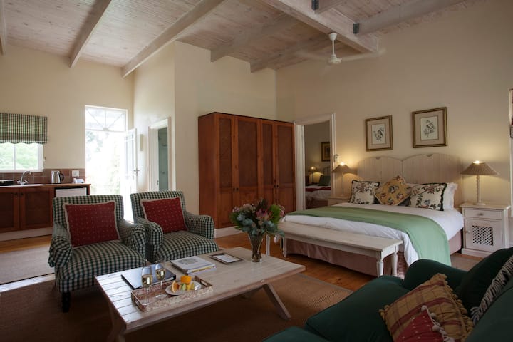 Luxurious Country Lodge - 2 Bedroom Cottage - Western Cape
