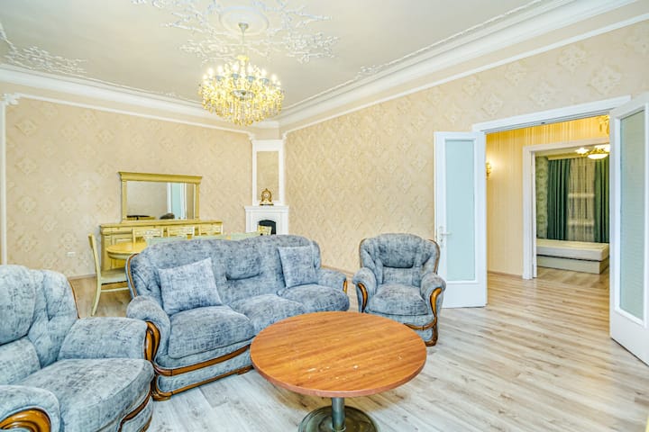 M Estate.3 Room Luxhome. Nizami Street. - Baku