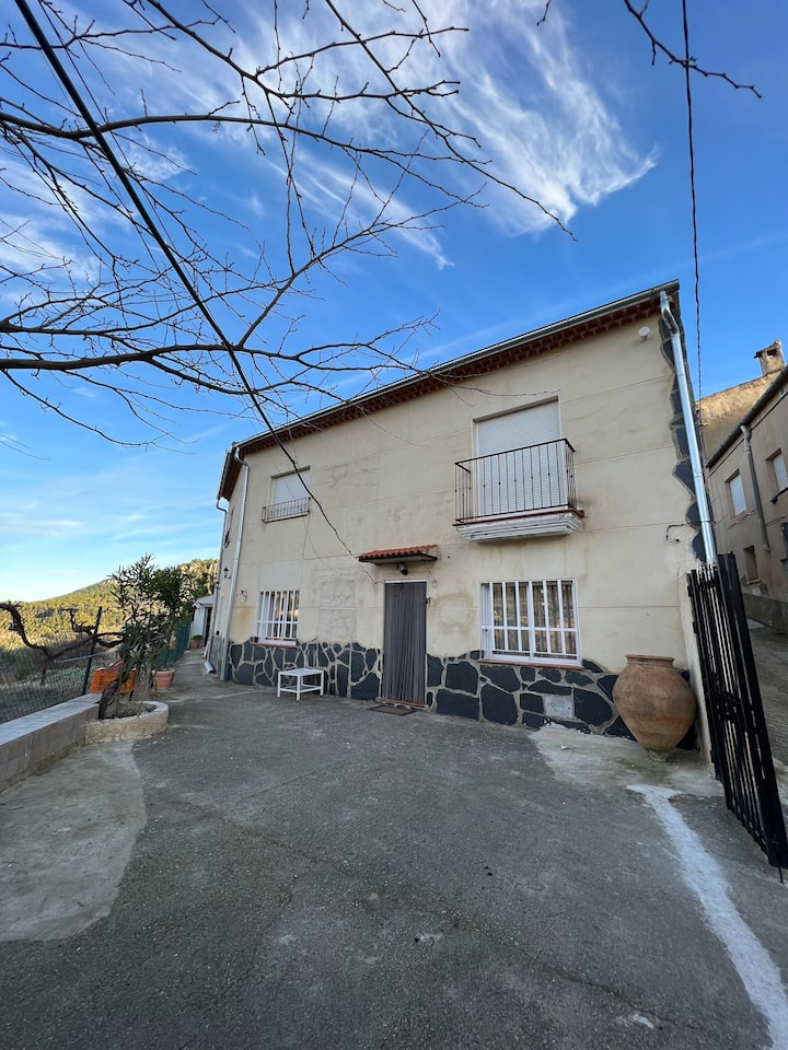 Casa Rural Del Saz, Bonitas Vistas Con Barbacoa. - Yeste