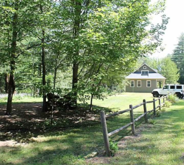 Cozy Private Farmhouse Near Hiking And Skiing - Campton, NH