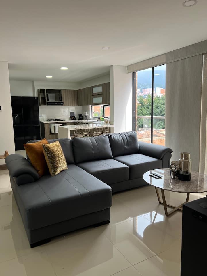 New Luxury 3 Bedroom Apartment In Great Area. - Medellín