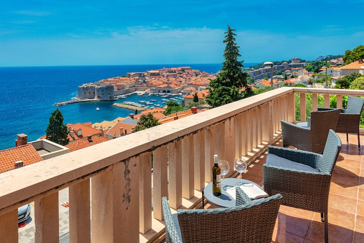 Beautiful Views. House. 4 Bedrooms Ensuite Baths. - Dubrovnik