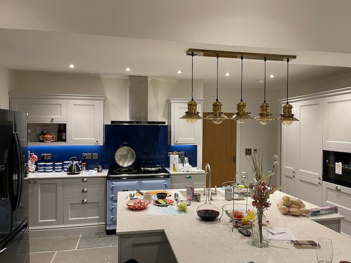 High Quality Detached House In The Country - York