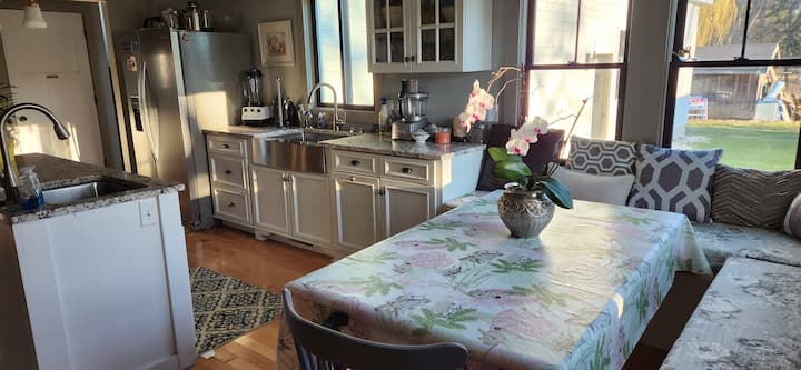 One Minute East Of Freeway & 5 Min N Of Il Border - Kenosha, WI