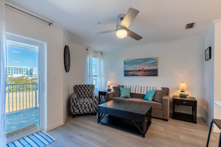 Newly Renovated Condo In The Heart Of Orange Beach - Orange Beach, AL