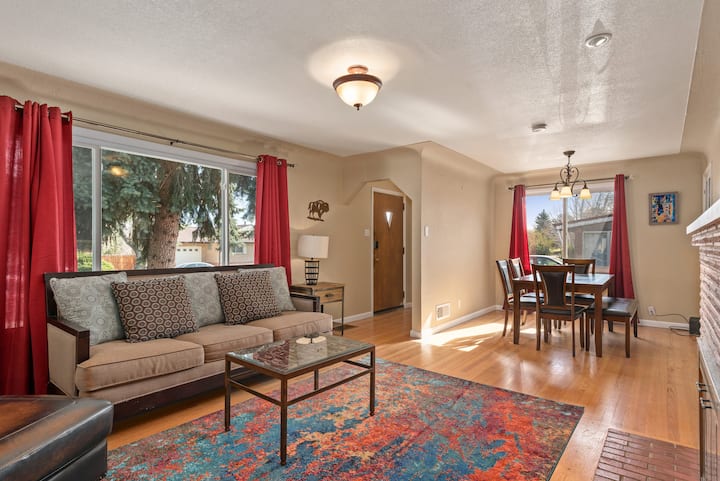 Olde Town Arvada⭑steps 2 Shopping⭑light Rail⭑parks - Arvada
