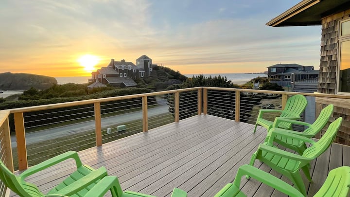 Charming Beach House, Stunning Views - Bandon, OR