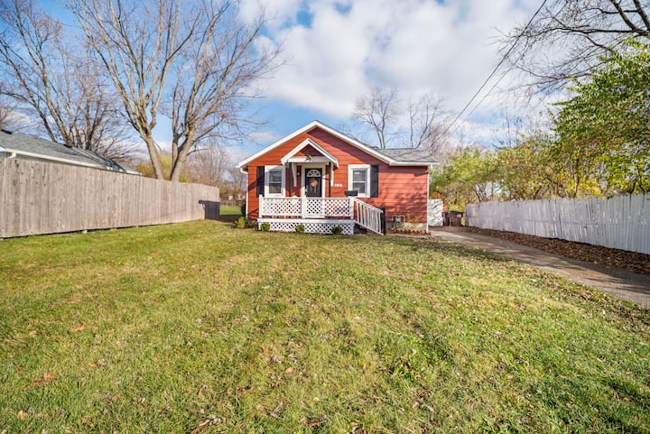 Home W/ King Bed & Fire Pit Centrally Located - Middletown, OH