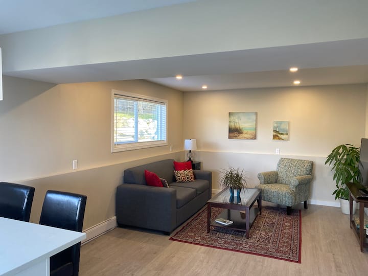 Centrally Located One Bedroom With Ocean View - Powell River