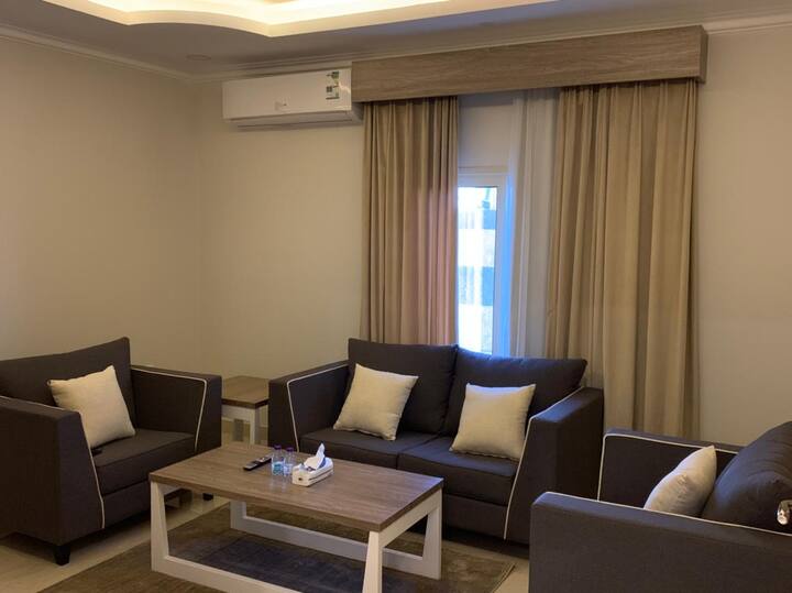 شقة واسعة و مريحة Lauxury - Dammam