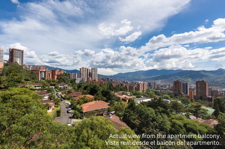 Luxury 15th Floor Condo Amazing Views! El Poblado! - Medellín, Colombia