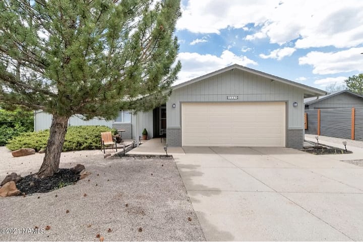 Flagstaff Home W/ Views Of The San Francisco Peaks - Flagstaff, AZ
