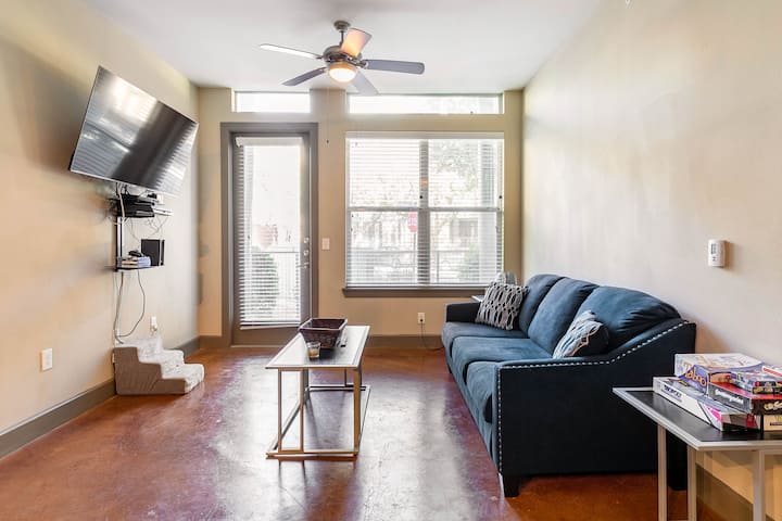 Luxury Stay 2 Bed, 2 Bath Apartment - Dallas, TX