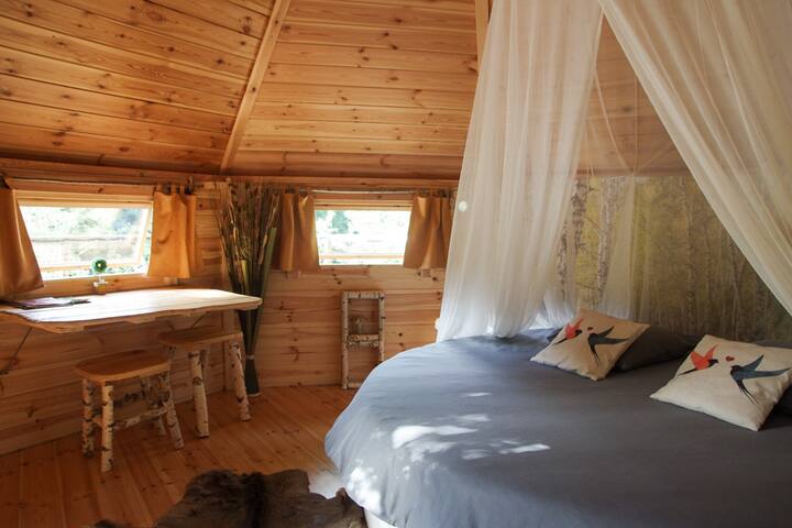 Cabane Perchée Hirondelle - Conques