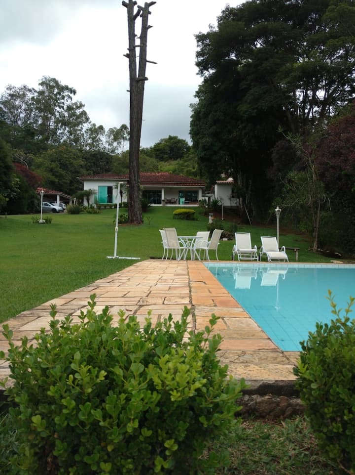 Casa Com Agradável áRea De Lazer Para Sua Família. - Juiz de Fora