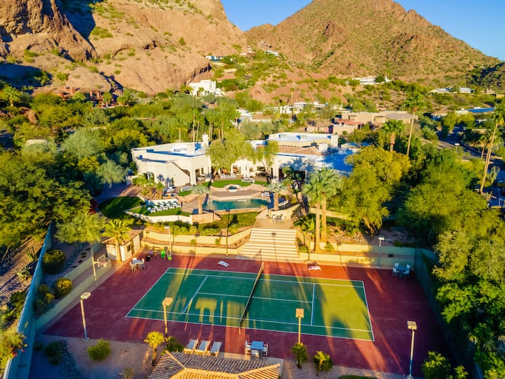 Scottsdale Camelback Estate: 10 Bd W/ Sports Court - Phoenix, AZ