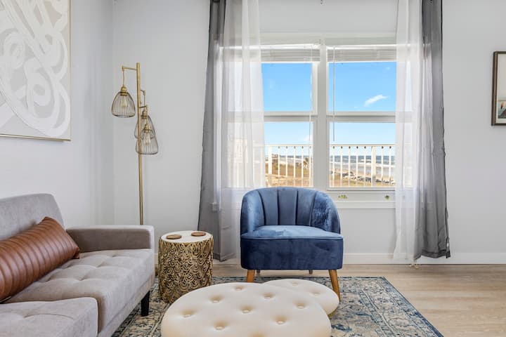 Beachfront, Heated Pool And Ocean Access - Daytona Beach, FL