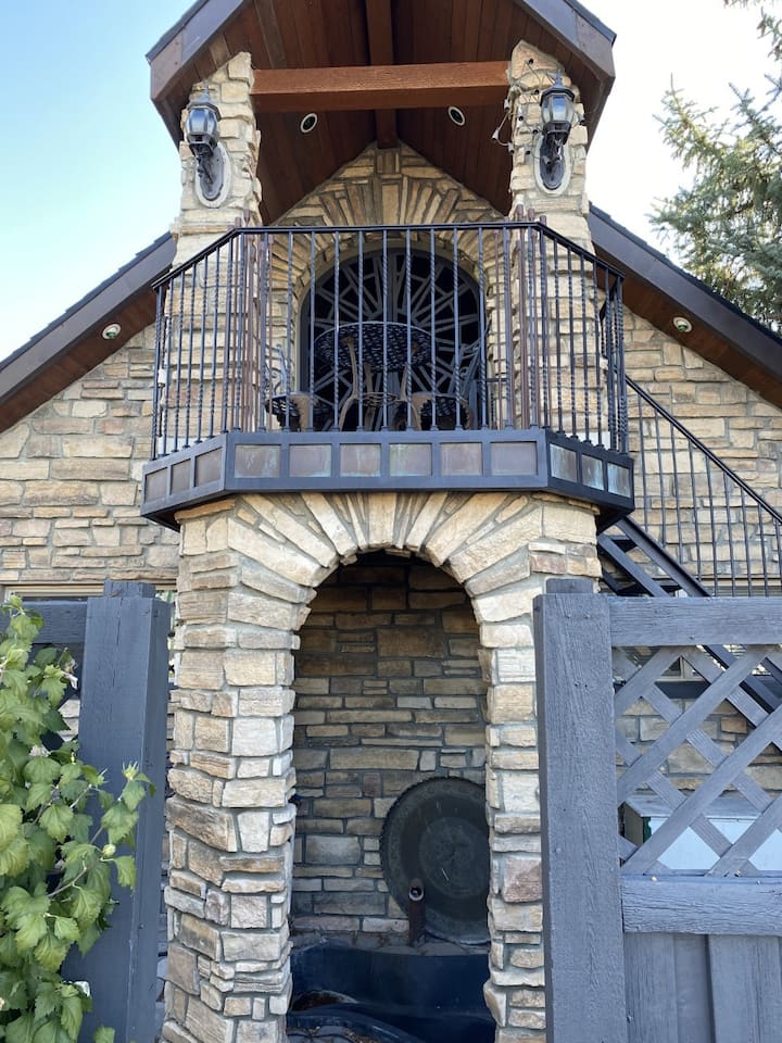 Whimsical Loft - Orem, UT