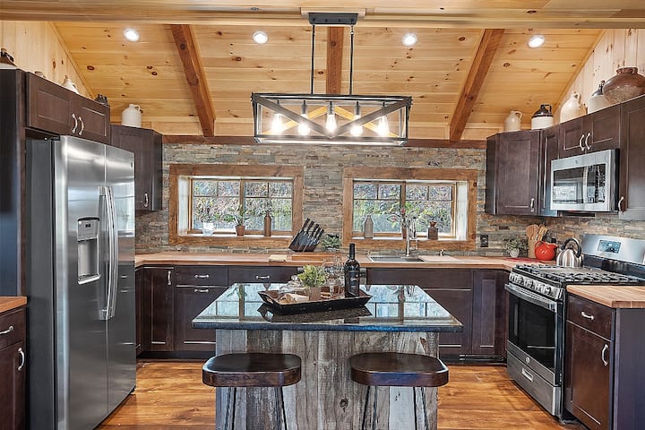 Ski, Raft & Relax | Lodge W/ Pool Table & Fire Pit - Massachusetts