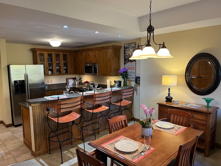 Great Location At Base Of Mt!  Sleeps 4. - Crested Butte, CO