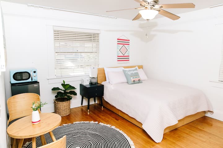 Beautiful Private Room In Koreatown La Room 5 - Los Angeles, CA